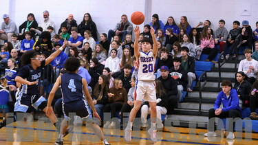 Varellas' Free Throws Clinch Blue Devils' Quarter-Final Win ...