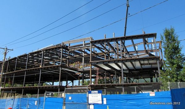 MCLA Celebrates Science Center 'Topping Off' / iBerkshires.com - The ...