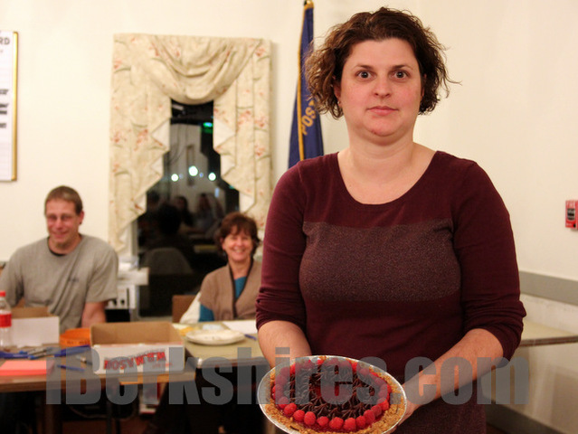 Oh Be Thankful Pie Auction Raises Funds for Charities / iBerkshires.com ...